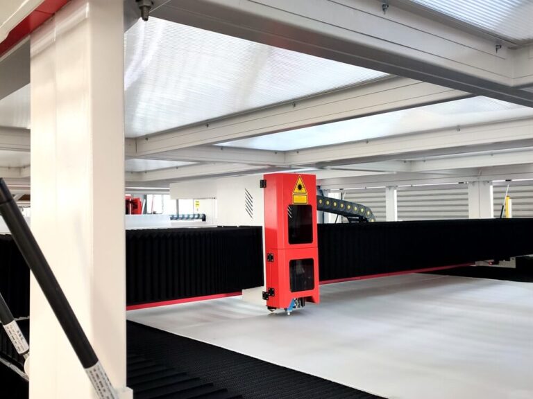 Large Format Laser Cutting Machine for Filter Cloth - Golden Laser